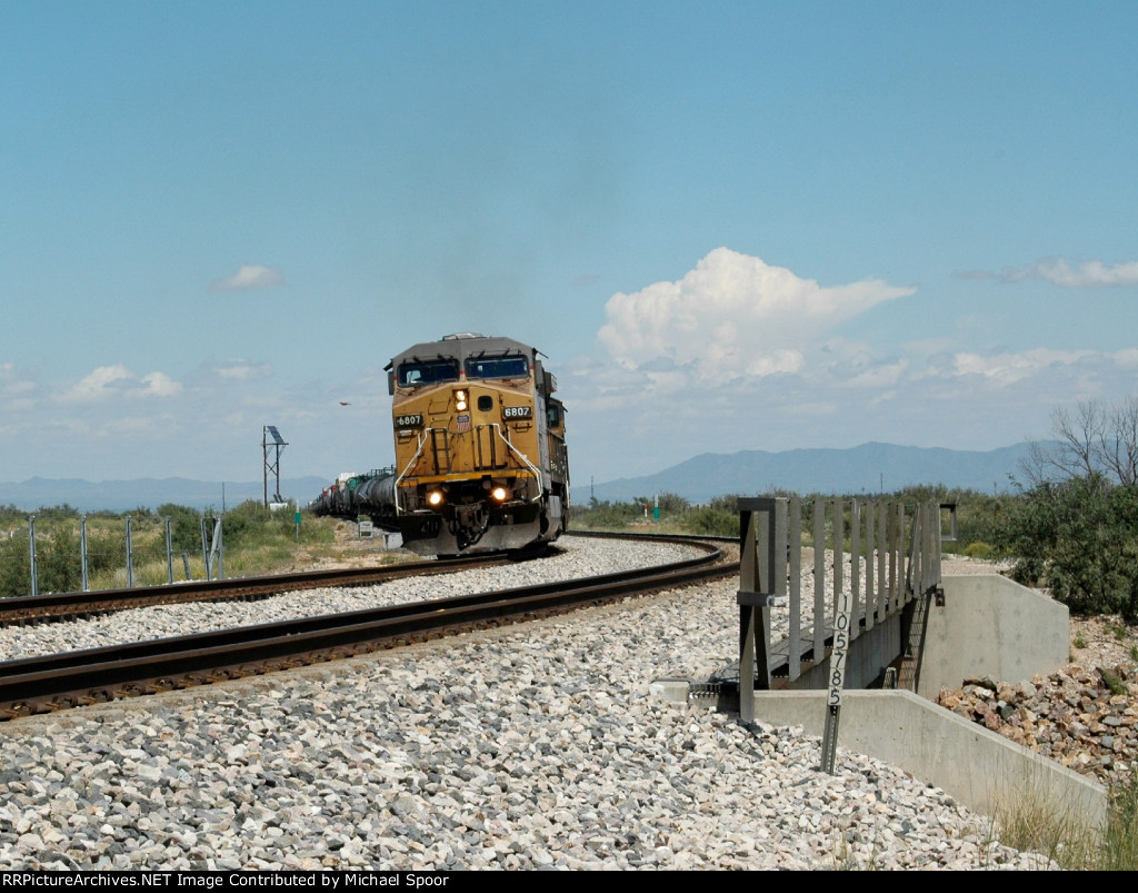 UP AC4400CW 6807 at Cochise AZ on 14 Sept 13